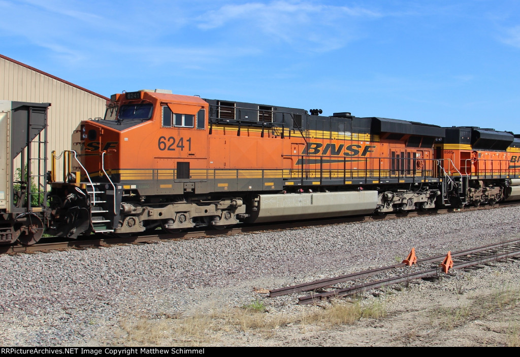 BNSF 6241